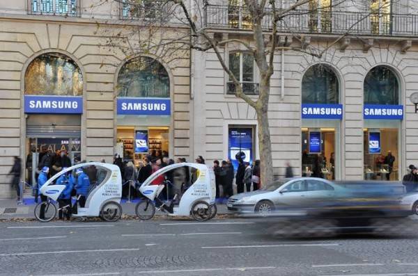 Samsung Mobile Store opens its doors in Paris, France | Android Community