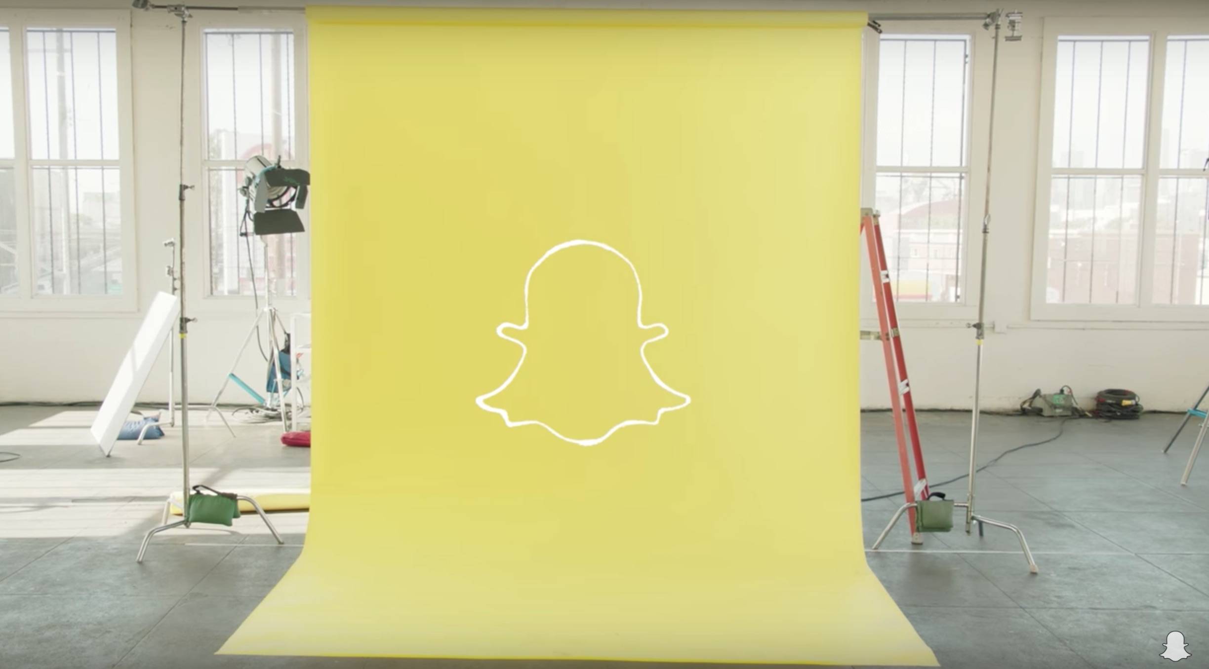 New Snapchat overhaul separates social and media - Android Community