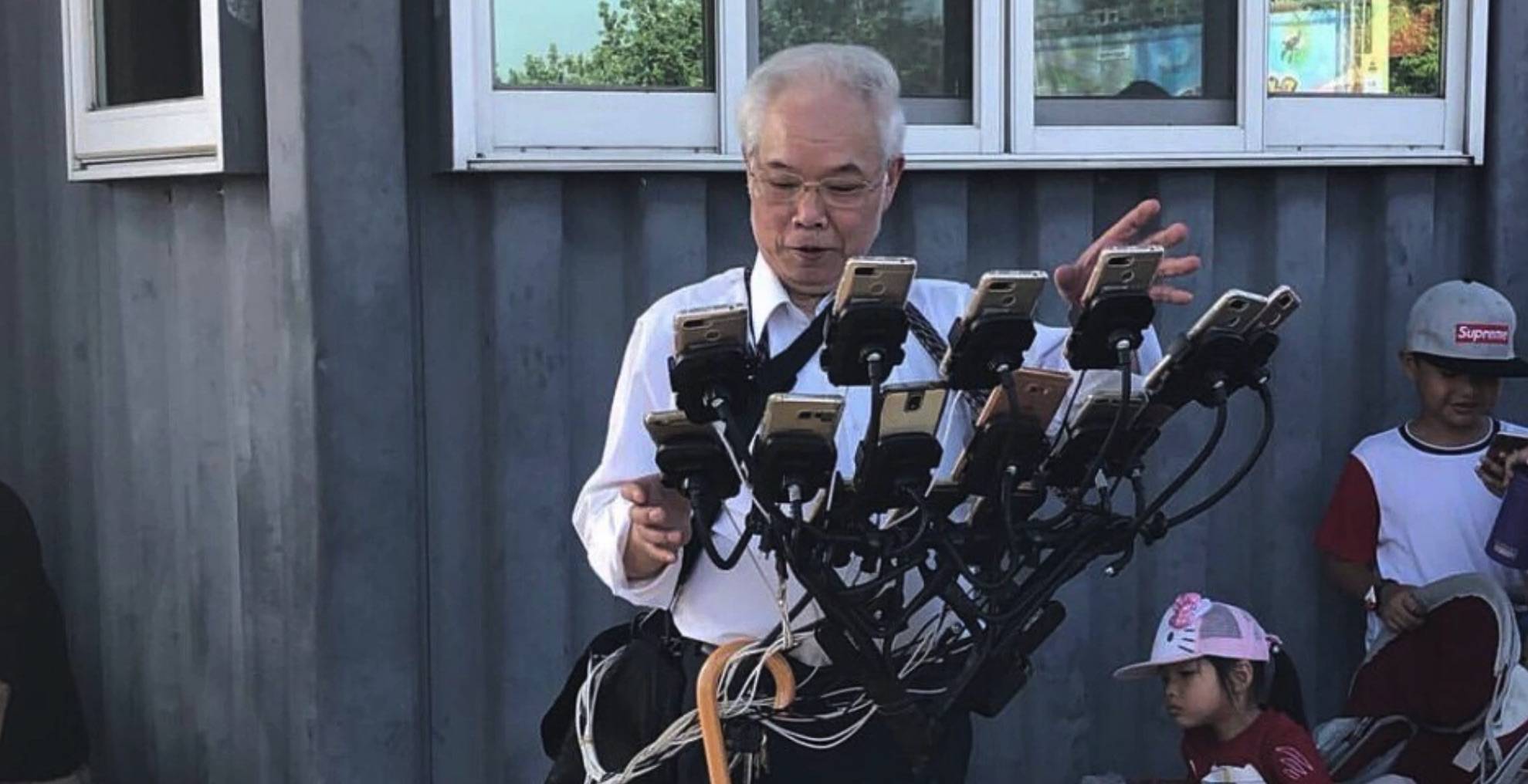 Taiwanese grandpa shows you the best way to play Pokemon Go | Android ...